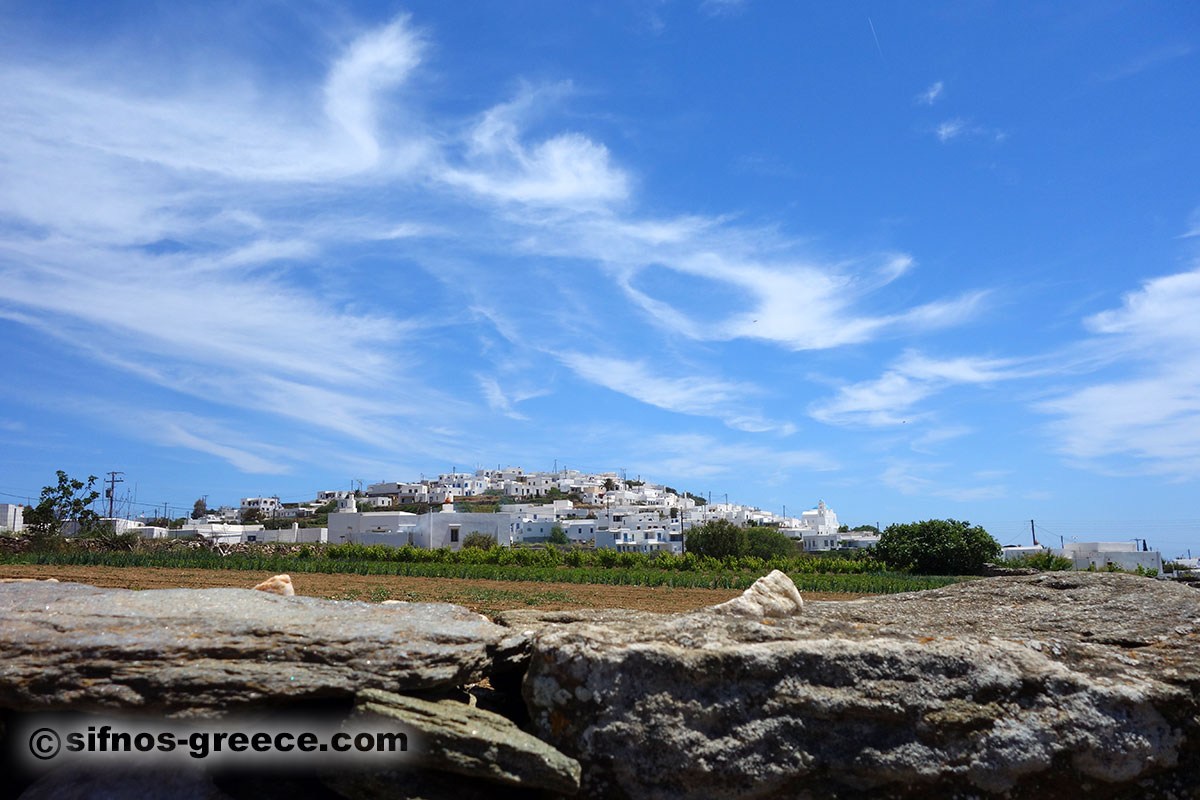 Χαλαροί περίπατοι στη Σίφνο